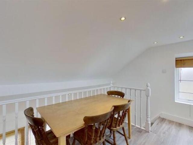2 bedroom maisonette for rent in Balvernie Grove Southfields London, SW18