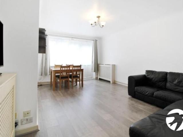 2 bedroom maisonette for rent in Balder Rise, London, SE12