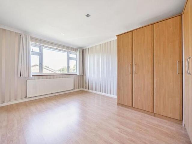 2 bedroom maisonette for rent in Barton Close Bexleyheath DA6