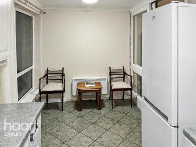 2 bedroom maisonette for rent in Bath Road, READING, RG1
