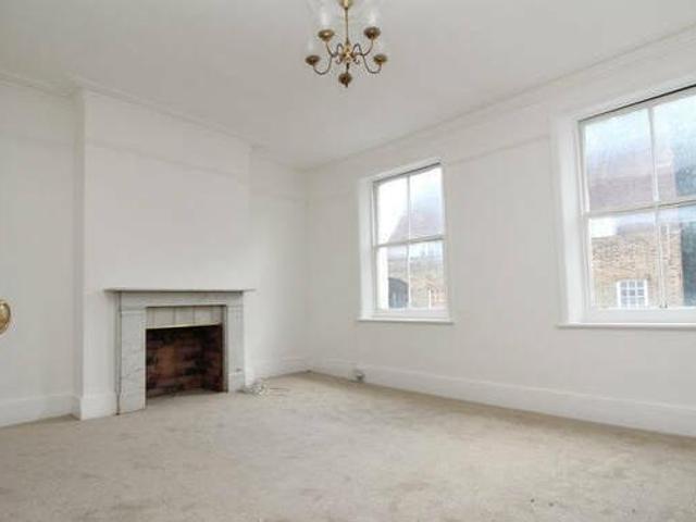 2 bedroom maisonette for rent in Bexley High Street Bexley DA5