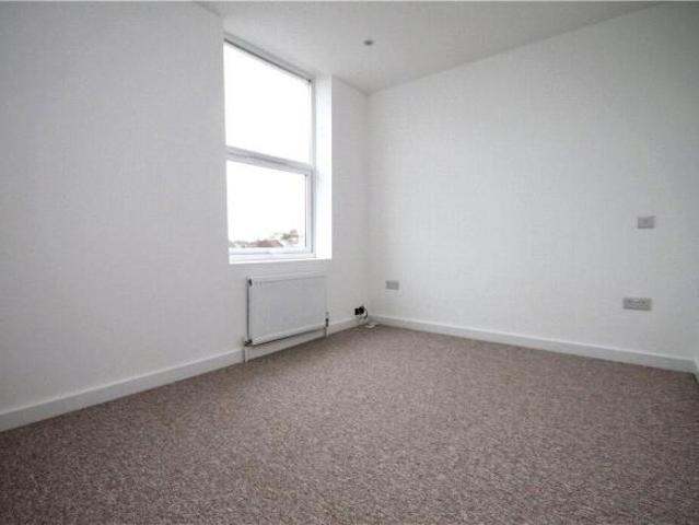 2 bedroom maisonette for rent in Birchanger Road, South Norwood, London, UK, SE25