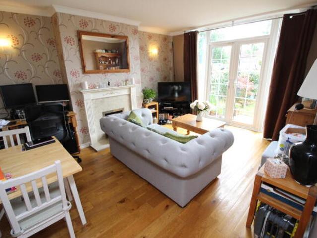 2 bedroom maisonette for rent in Bisley Close, Worcester Park, KT4