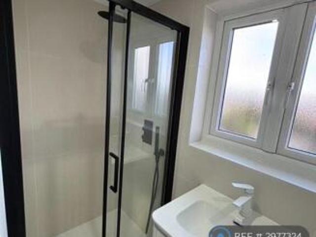 2 bedroom maisonette for rent in Boston Road, London, W7