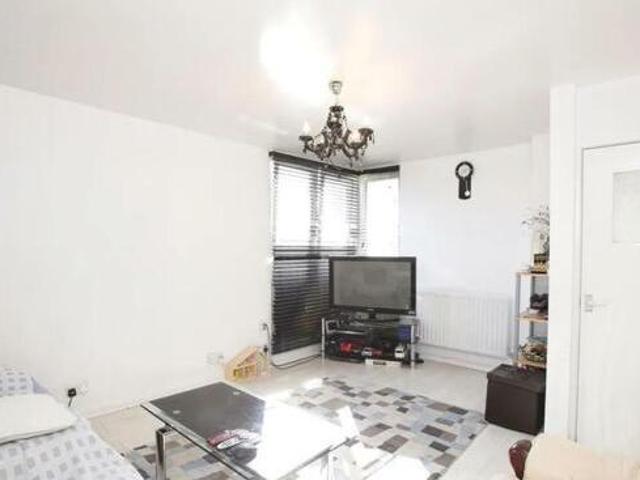 2 Bedroom Maisonette For Rent In Bow, London