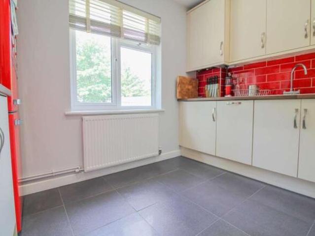 2 bedroom maisonette for rent in Brambles Close, Isleworth, TW7