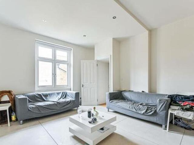 2 Bedroom Maisonette For Rent In Brixton, London