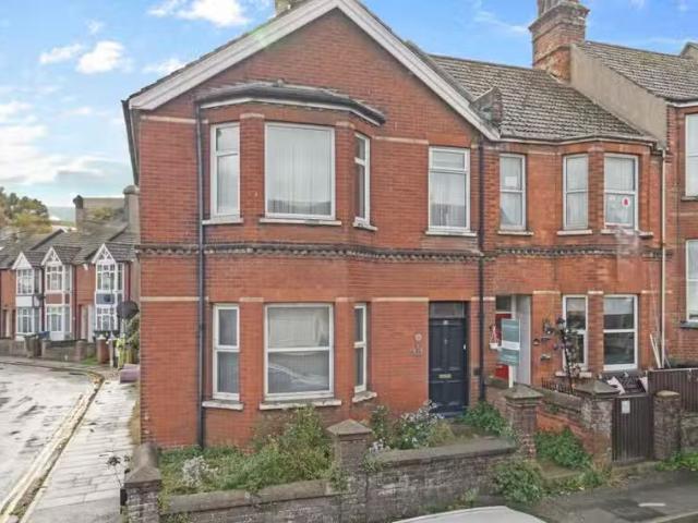2 bedroom maisonette for rent in Brighton Road, Newhaven, BN9
