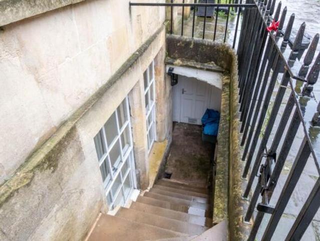 2 bedroom maisonette for rent in Brunswick Place, Lansdown, Bath, BA1