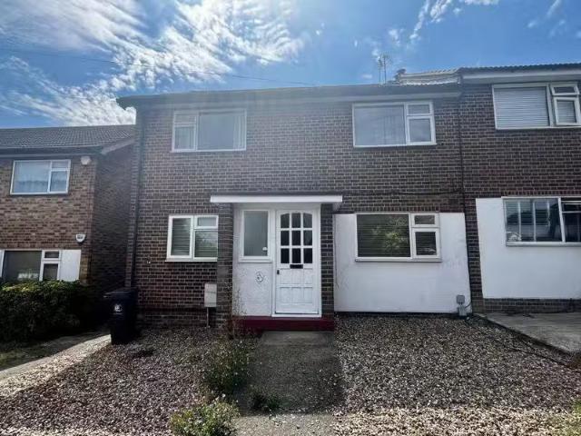 2 bedroom maisonette for rent in Buckhurst Hill, IG9