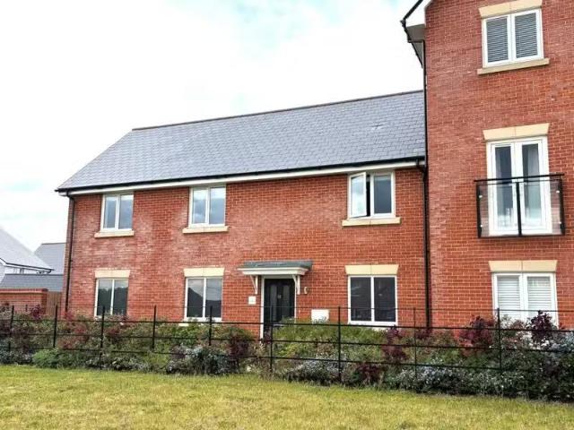 2 bedroom maisonette for rent in Buffs Road, Canterbury, Kent.