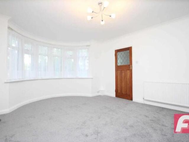 2 bedroom maisonette for rent in Bushey Mill Lane, Watford, WD24