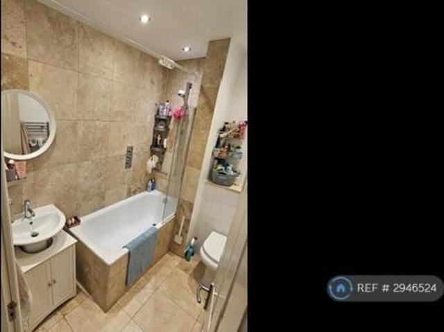 2 bedroom maisonette for rent in Byton Road, London, SW17
