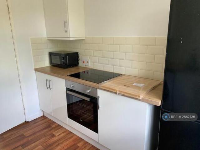 2 bedroom maisonette for rent in Campania Grove, Luton, LU3