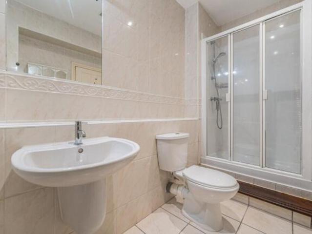 2 bedroom maisonette for rent in Canute Road, Southampton, Hampshire, SO14