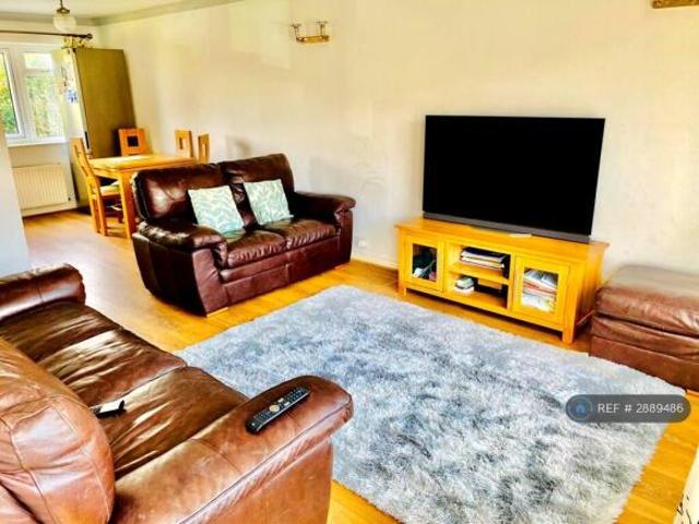 2 bedroom maisonette for rent in Cadogan Court, Sutton, SM2