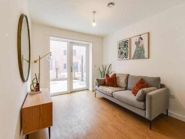 2 bedroom maisonette for rent in Central Street, Bolton, Greater Manchester, BL1