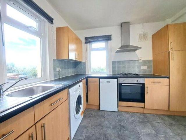 2 bedroom maisonette for rent in Cedar Grove, Ealing, W5