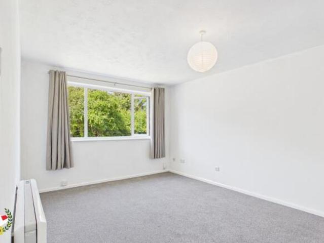 2 bedroom maisonette for rent in Cheviot Close, Quedgeley, GL2
