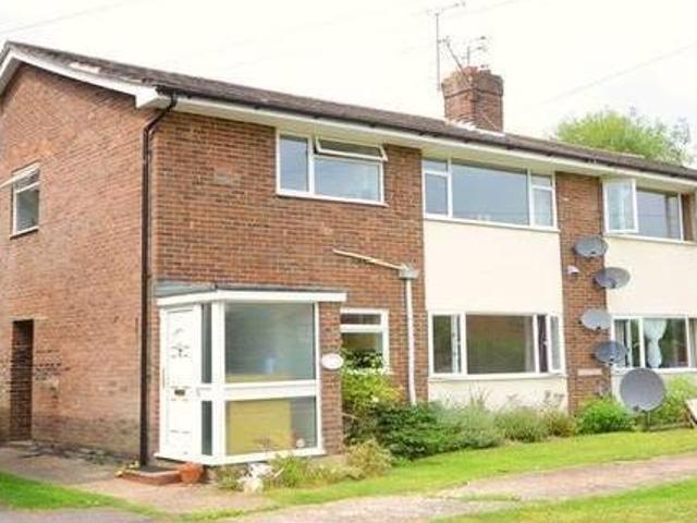 2 bedroom maisonette for rent in Comyns Court Sandhurst GU47