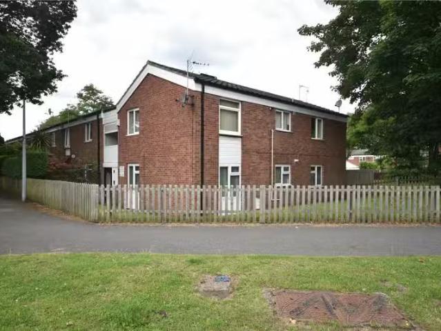 2 bedroom maisonette for rent in Coleshill Heath Road, Chelmsl.