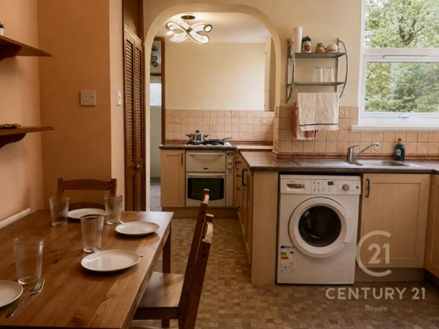 2 bedroom maisonette for rent in Corporation Street London E15