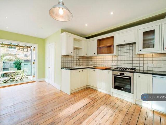 2 bedroom maisonette for rent in Cowley Road, London, SW14