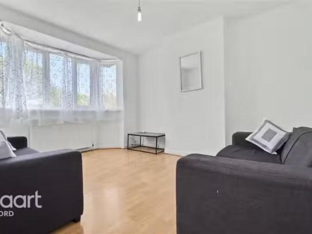 2 bedroom maisonette for rent in Claybury Broadway, ILFORD, IG5