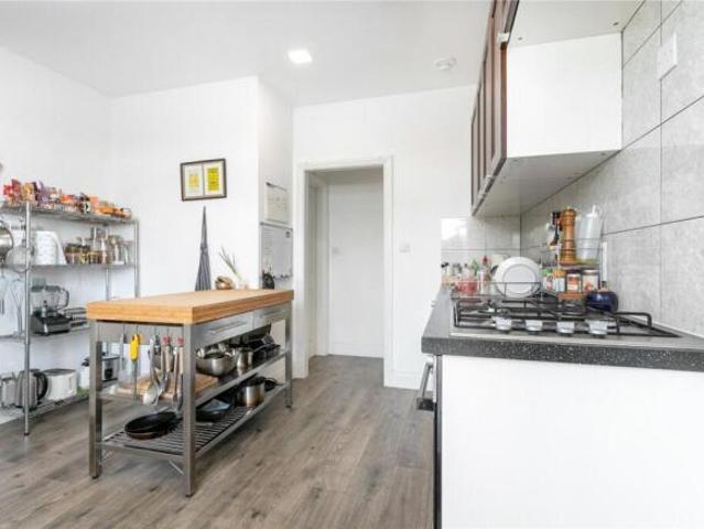 2 bedroom maisonette for rent in Clapton Square, London, E5