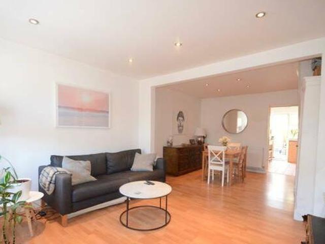 2 bedroom maisonette for rent in Clewer Fields SL4
