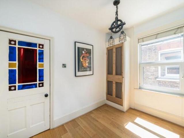 2 bedroom maisonette for rent in Clive Road, Dulwich, SE21