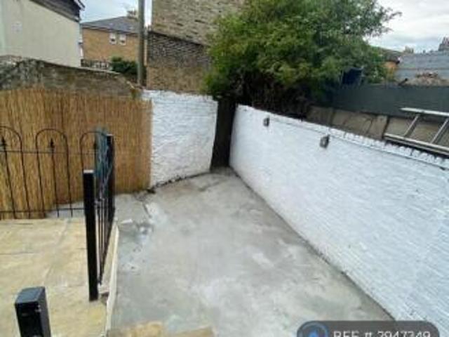 2 bedroom maisonette for rent in Cliff Terrace, Margate, CT9