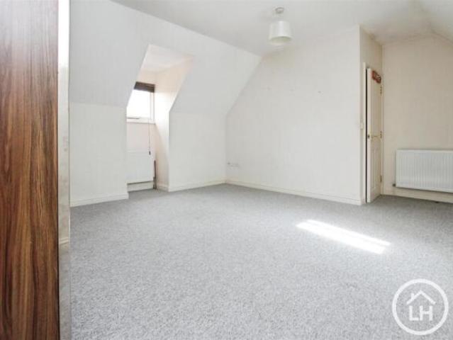2 bedroom maisonette for rent in Crown Road, Sittingbourne, ME10