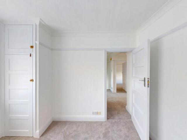 2 bedroom maisonette for rent in Croydon Road, West Wickham, BR4