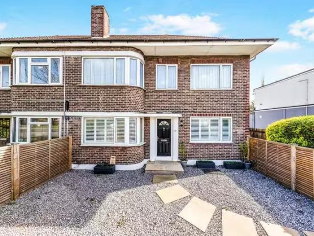 2 bedroom maisonette for rent in Croydon Road West Wickham BR4