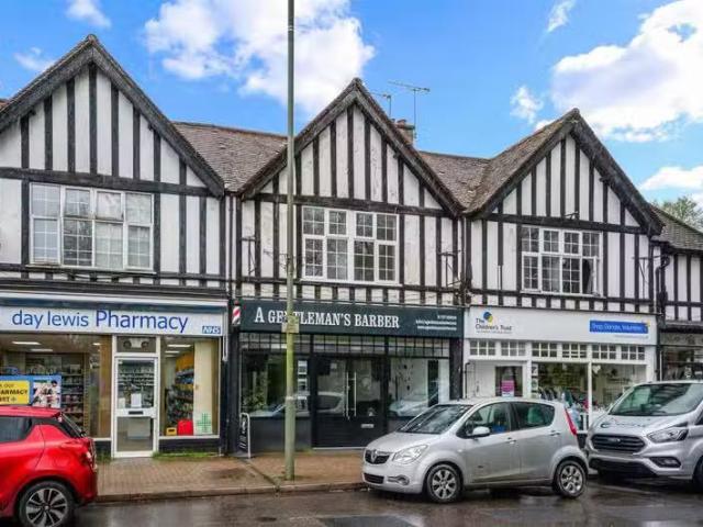 2 bedroom maisonette for rent in Cross Road, Tadworth, KT20