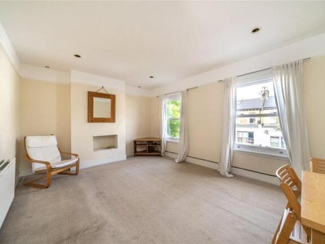 2 bedroom maisonette for rent in Crystal Palace Road, East Dulwich, London, SE22