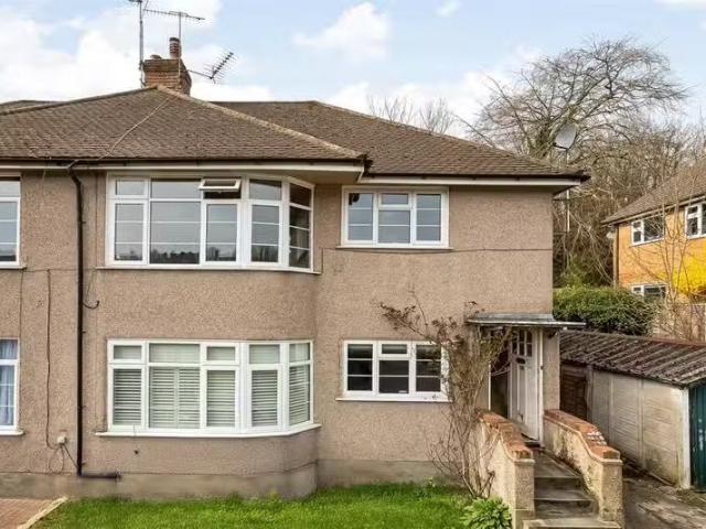 2 bedroom maisonette for rent in Dale Road, Purley, CR8
