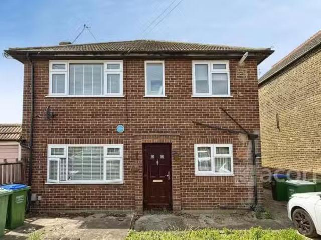 2 bedroom maisonette for rent in Dalmeny Road Erith DA8