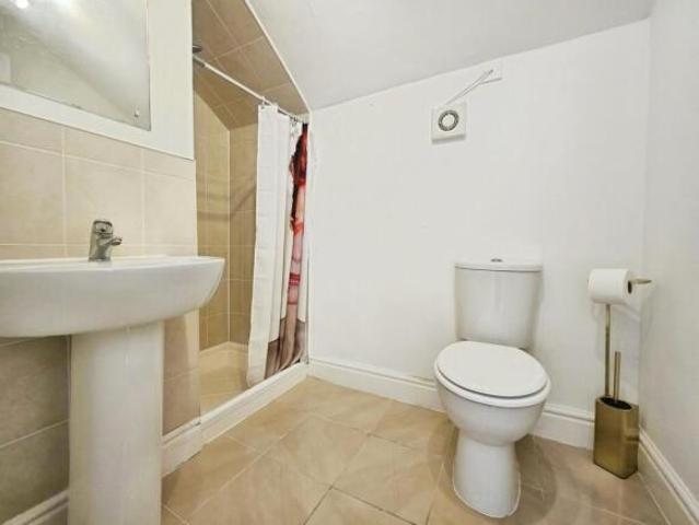 2 bedroom maisonette for rent in Dee Banks, Chester, Cheshire, CH3