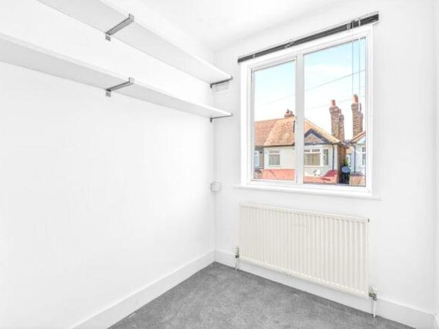 2 bedroom maisonette for rent in Dinton Road, Colliers Wood, SW19