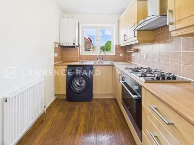 2 bedroom maisonette for rent in Dollis Crescent, Ruislip, HA4