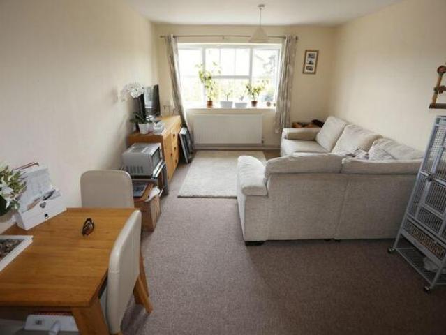 2 bedroom maisonette for rent in Dunbar Drive, Woodley, Reading, Berkshire, RG5