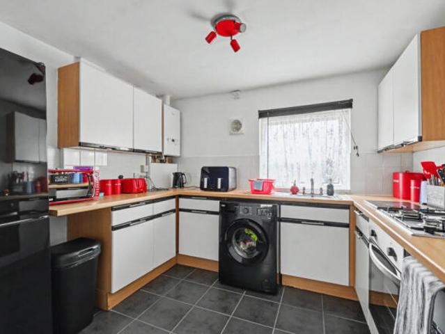 2 bedroom maisonette for rent in Duchess Of Kent Drive, Chatham, ME5