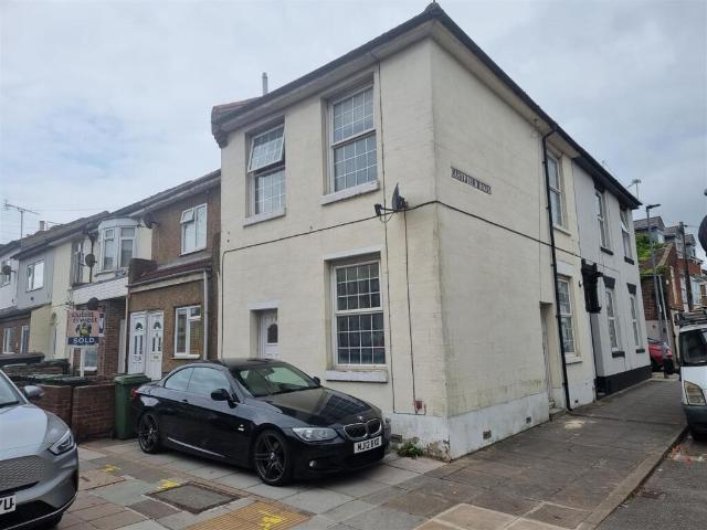 2 bedroom maisonette for rent in Eastney Road, Southsea, PO4