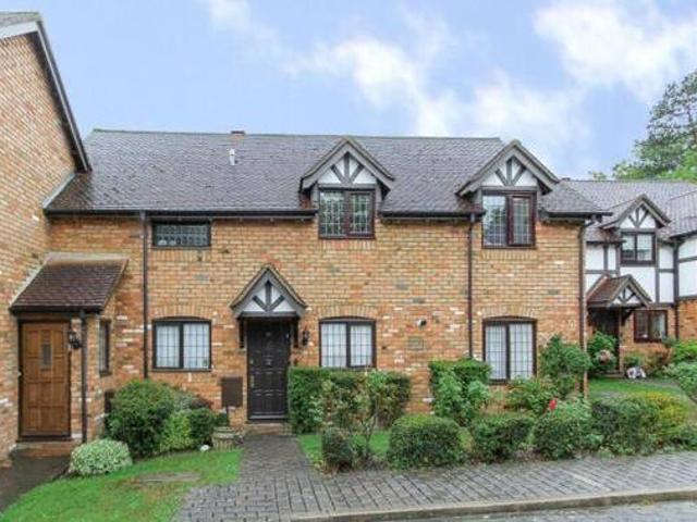 2 Bedroom Maisonette For Rent In Edgware