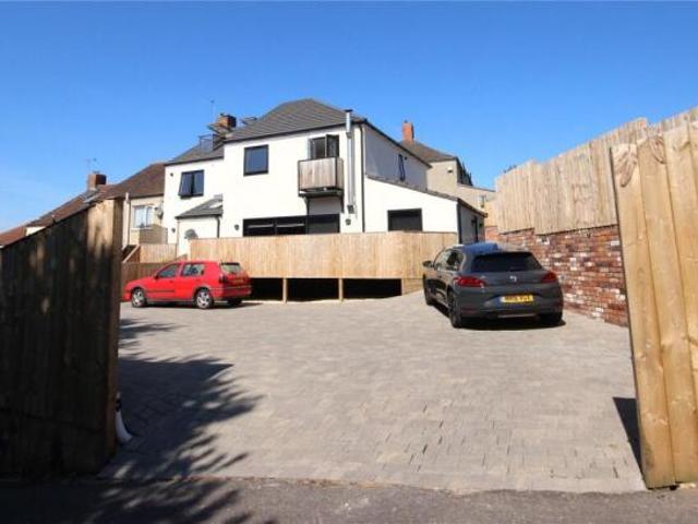 2 bedroom maisonette for rent in Elmcroft Crescent, Ashley Down, Bristol, BS7