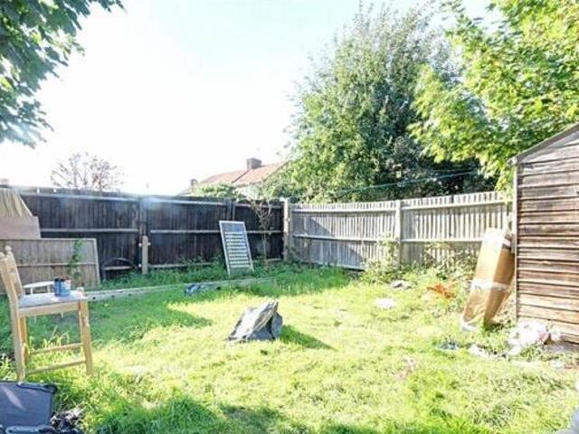 2 Bedroom Maisonette For Rent In Enfield