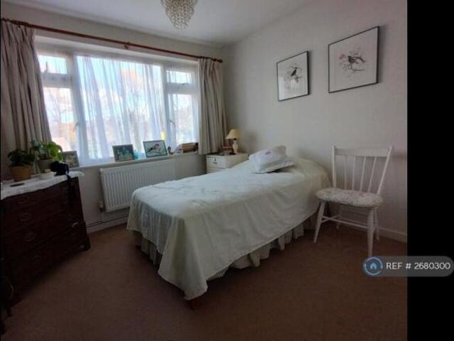 2 bedroom maisonette for rent in Faircroft Court, Teddington, TW11