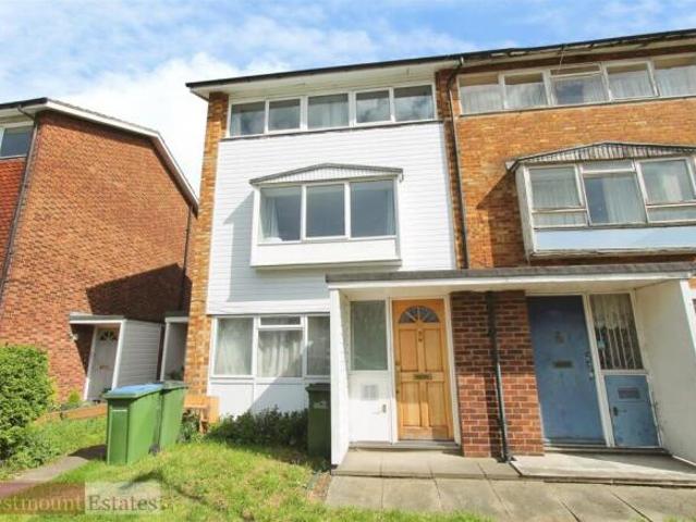 2 bedroom maisonette for rent in Fairby Road, Eltham, SE12